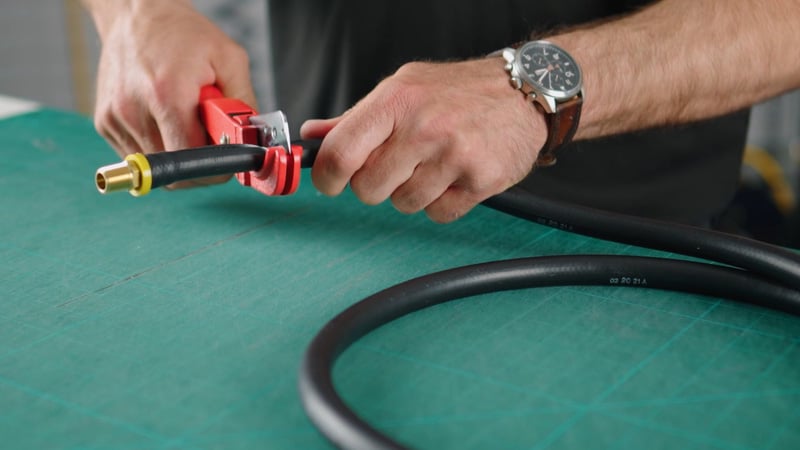 How to Repair a Compressed Air Hose